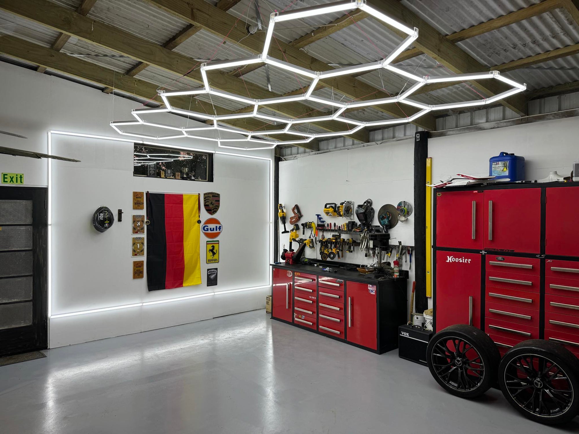 LED HexLights – Garage Deco